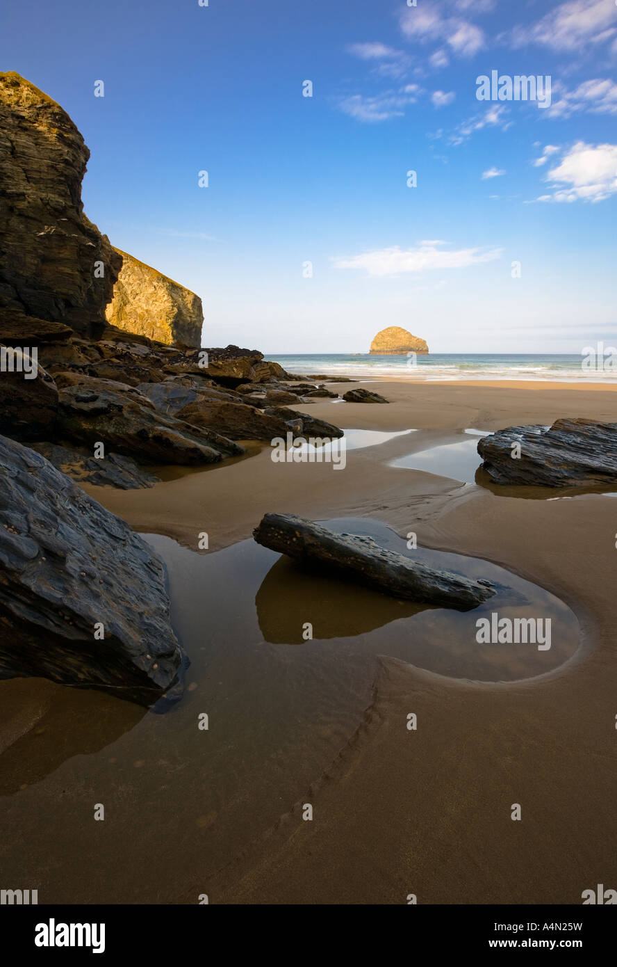 Trebarwith strand rock pools hi-res stock photography and images - Alamy
