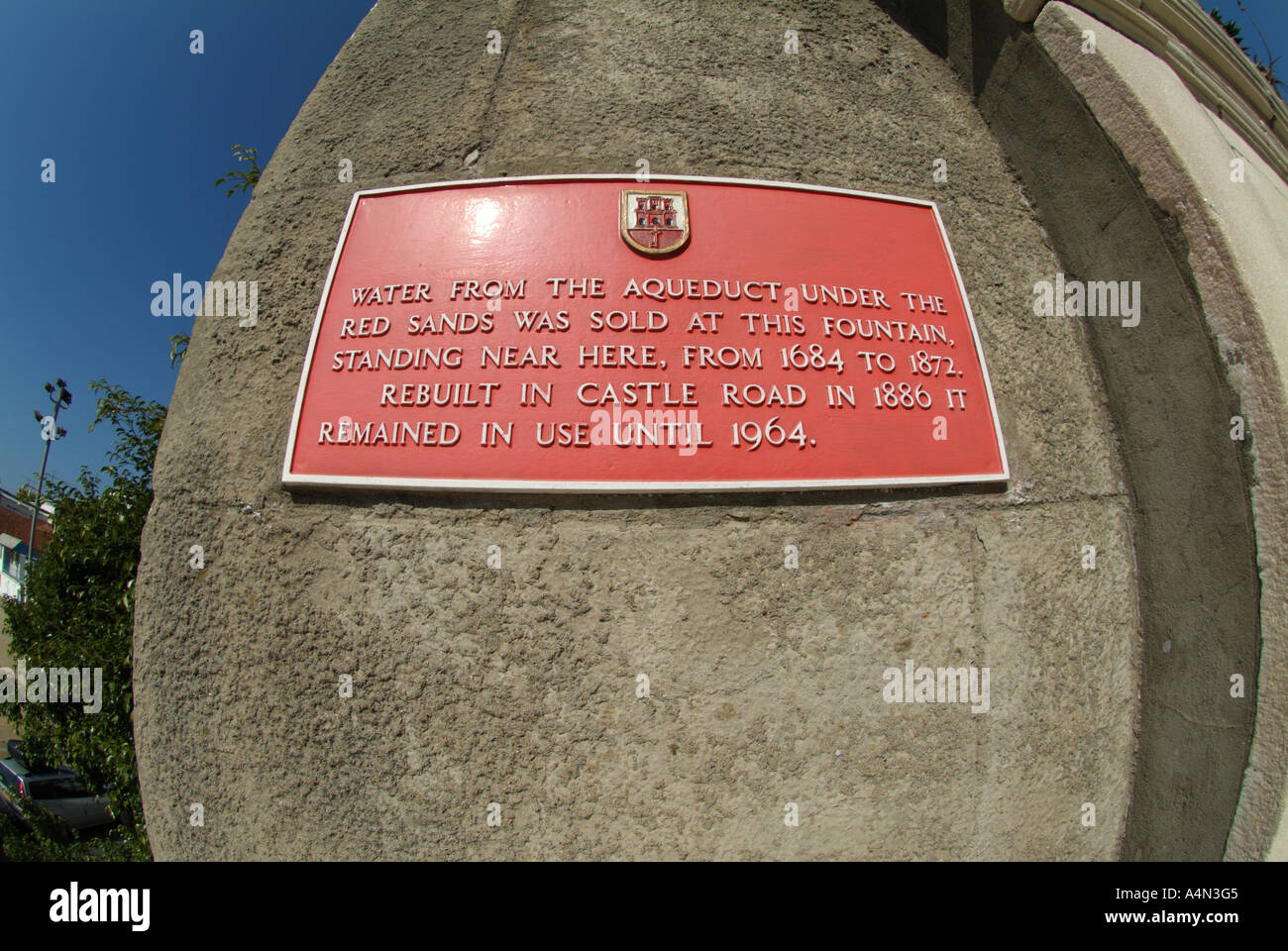 red tourist sign Stock Photo - Alamy