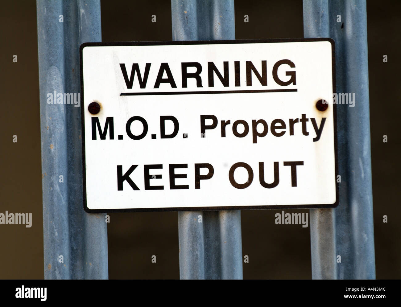 warning minsitry of defence property keep out MOD sign notice british ...