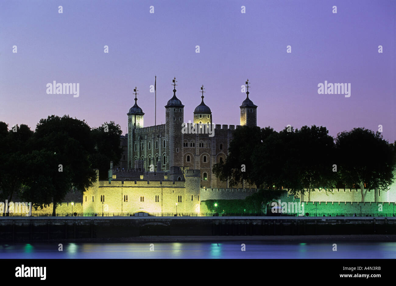 London skyline night neon hi-res stock photography and images - Alamy