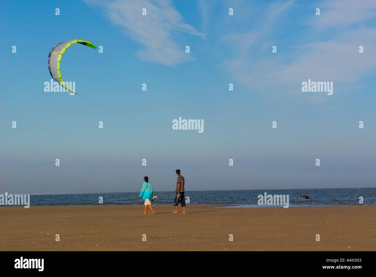 Kite Surfing Sandymount Strand Dublin Stock Photo - Alamy