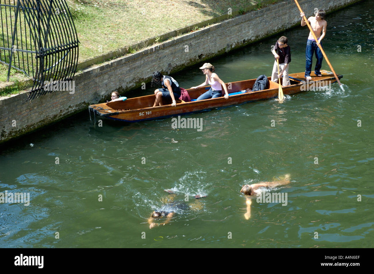 Punting Fun on the River Cam Cambridge UK Stock Photo - Alamy