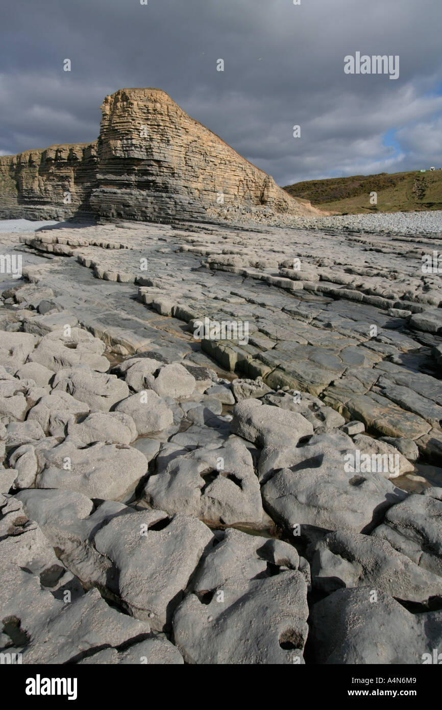 nash point coastline limestone pavement cliff strata geology geological ...