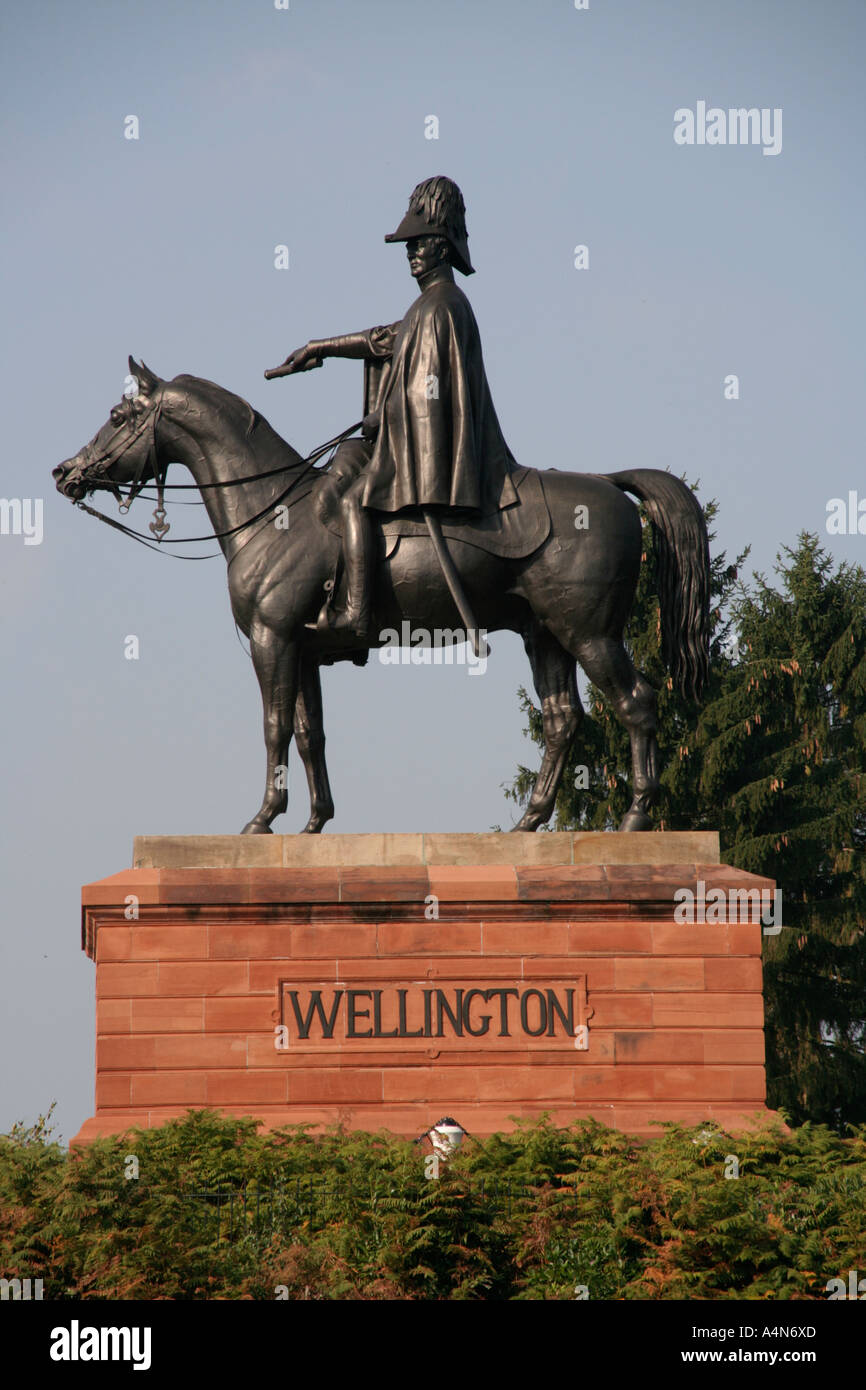duke of wellington wellington statue on horseback aldershot england uk ...