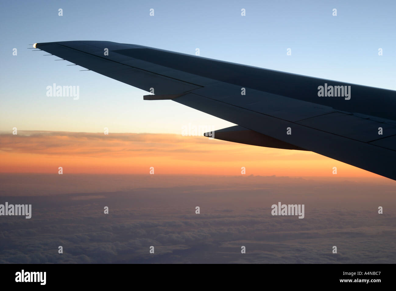 Wing of aircraft hi-res stock photography and images - Alamy
