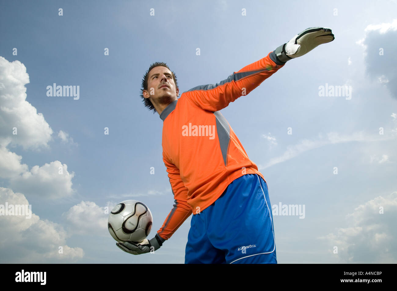 Goalie throwing soccer ball hi-res stock photography and images - Alamy