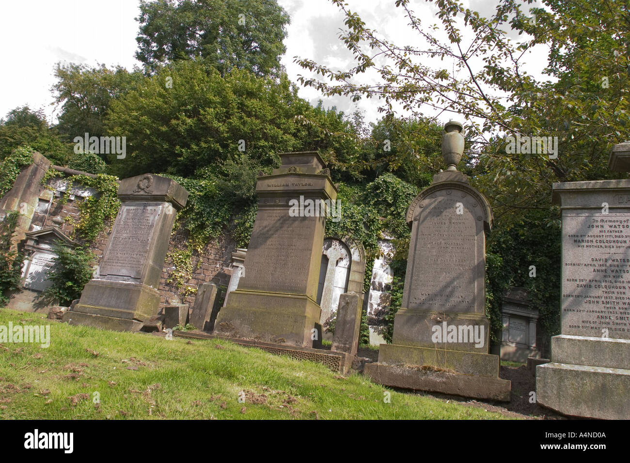 Row of headstones in The Necropolis Cemetery Glasgow Cathedral Stock ...