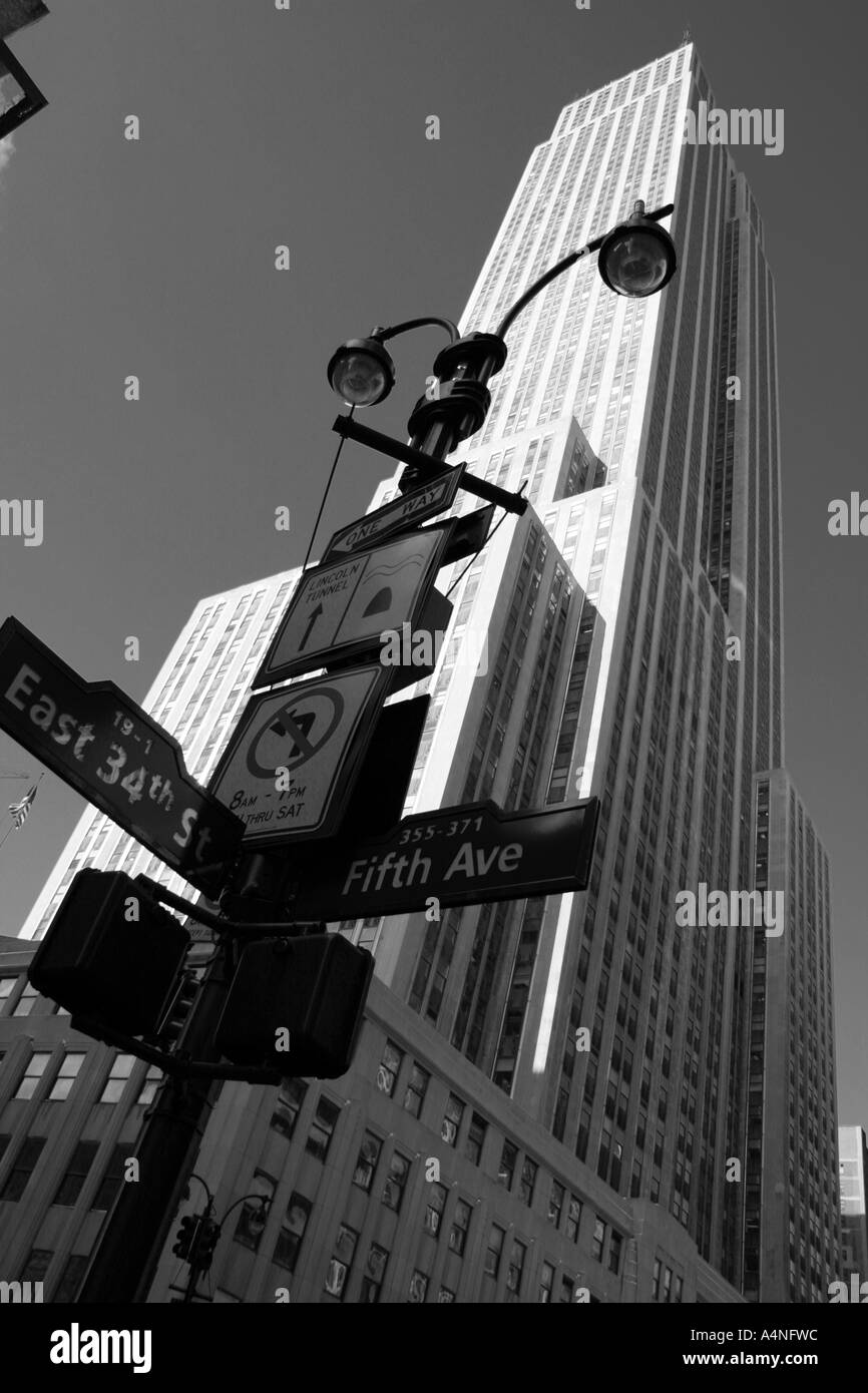 The empire state building sign Black and White Stock Photos & Images ...
