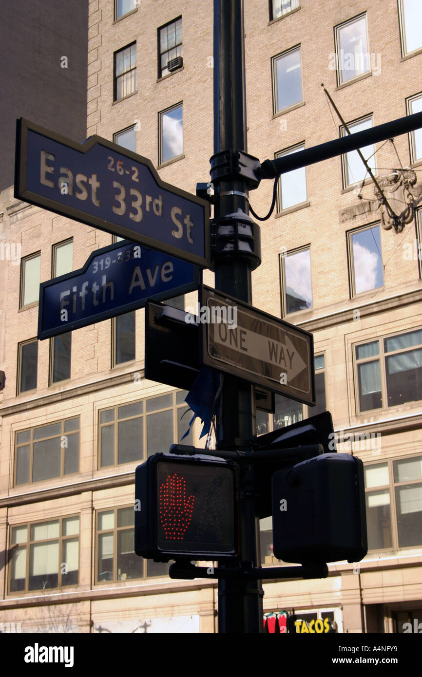 Do not walk sign, New York City, USA Stock Photo - Alamy