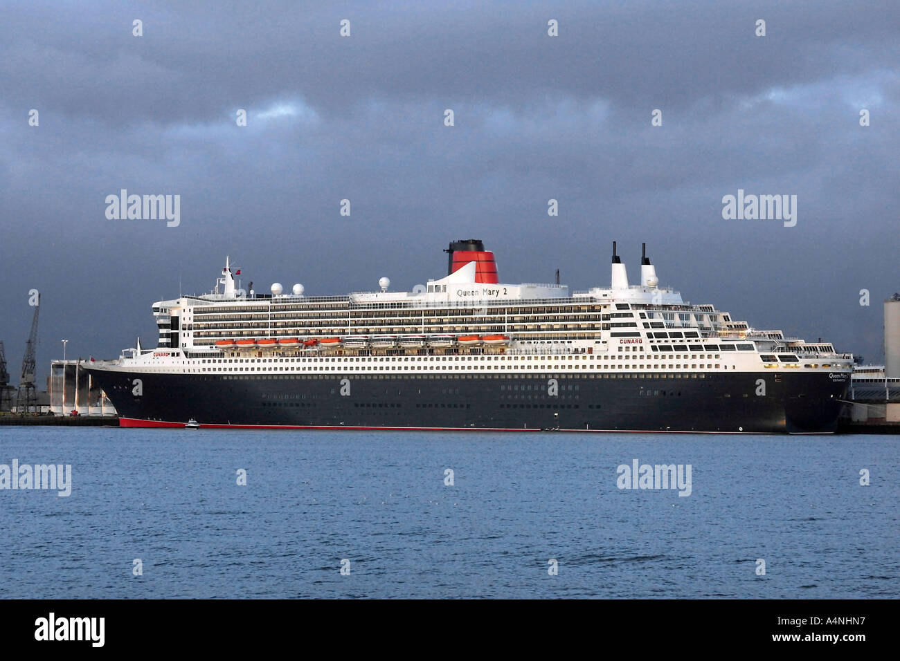 Qm2 Cruise Liner High Resolution Stock Photography and Images - Alamy