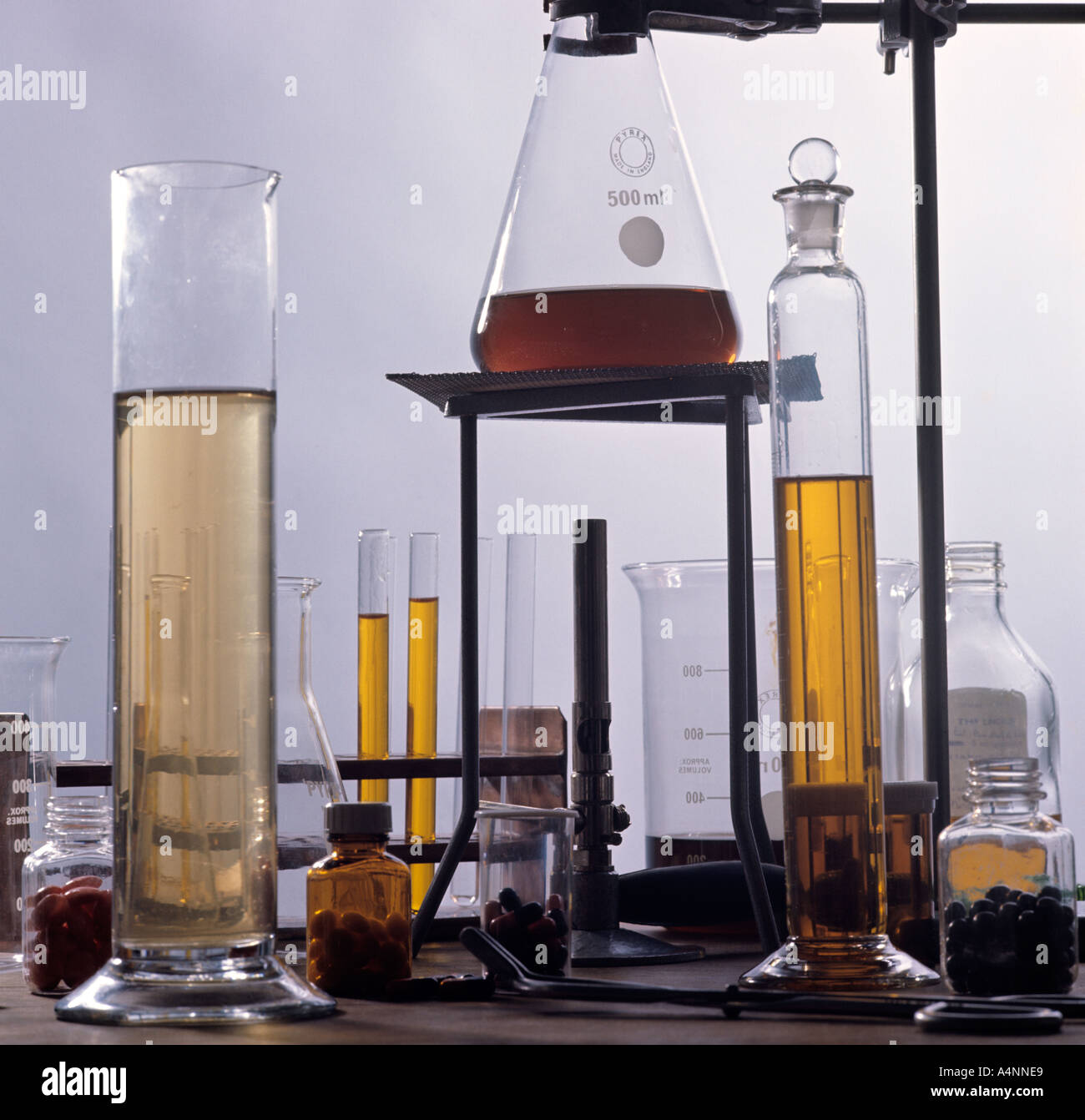 Bunsen Burner Stock Photos & Bunsen Burner Stock Images - Alamy