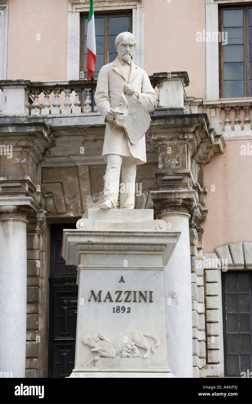 Mazzini Statue Carrara Tuscany Italy Stock Photo - Alamy