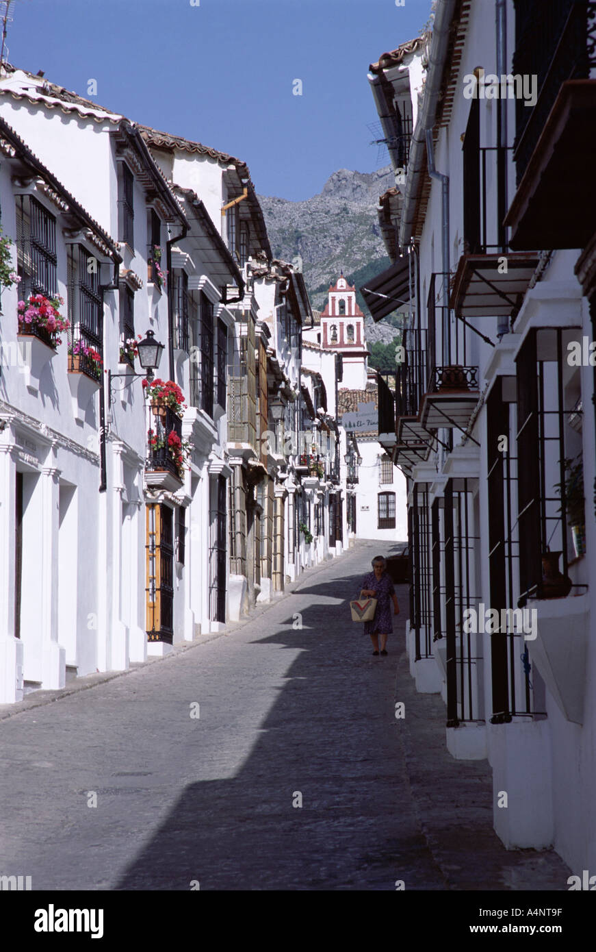 Street scene in the white village of Crazalema Andalucia Andalusia ...