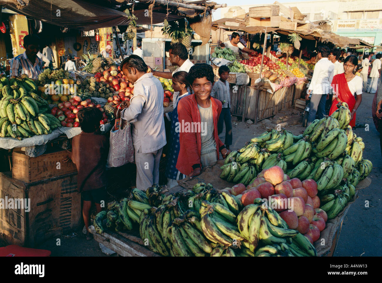 Including fruit or flowers hi-res stock photography and images - Alamy