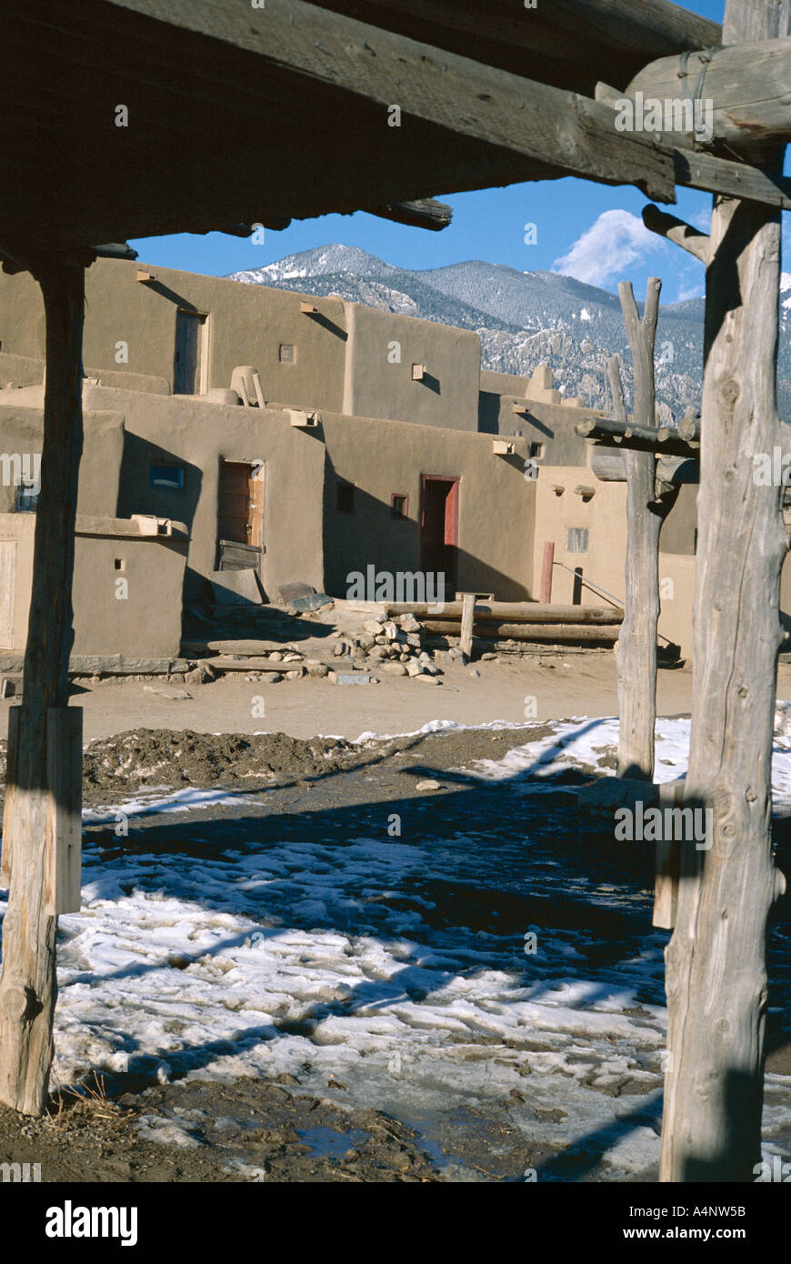 Adobe buildings in taos pueblo hi-res stock photography and images - Alamy