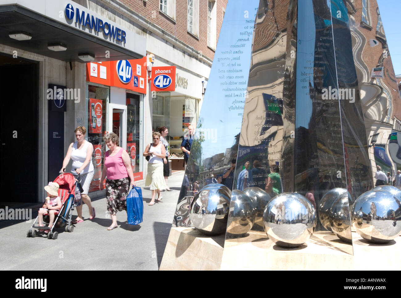 Riddle sculpture hi-res stock photography and images - Alamy