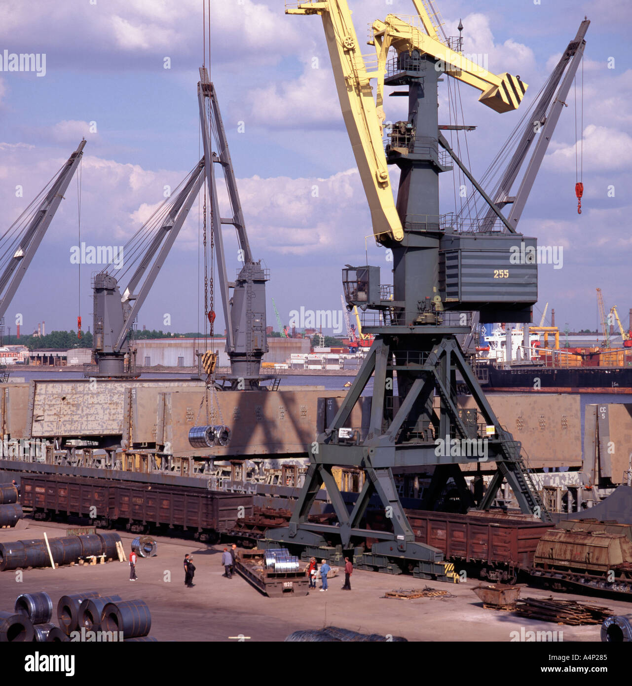 Russian docks hi-res stock photography and images - Alamy