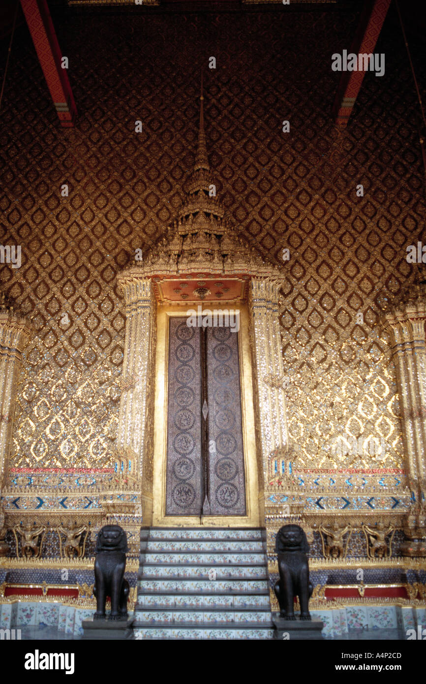 Reflective domes hi-res stock photography and images - Alamy