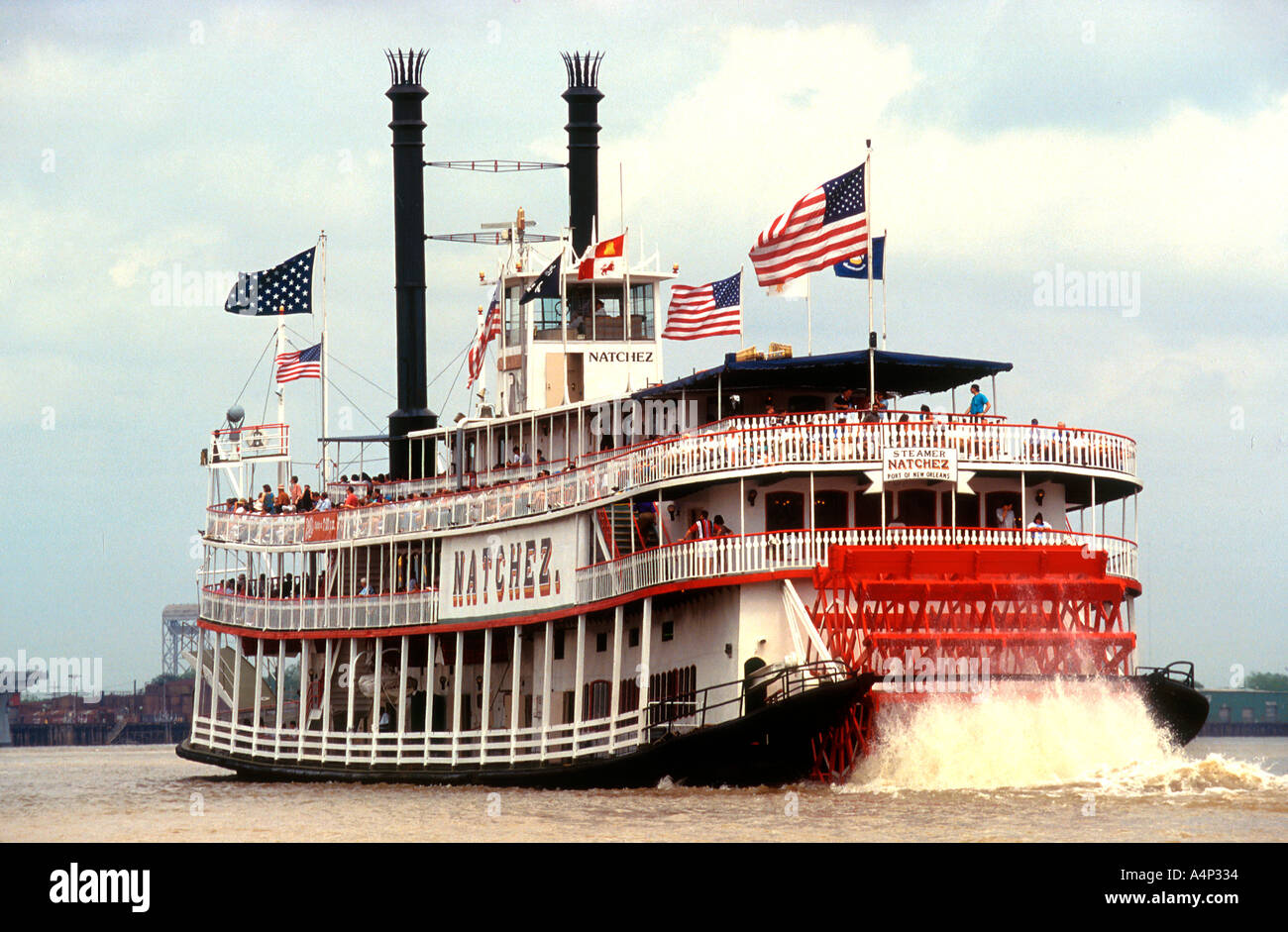 Old Mississippi River Boats Riverboat Cruise In New Orleans What's