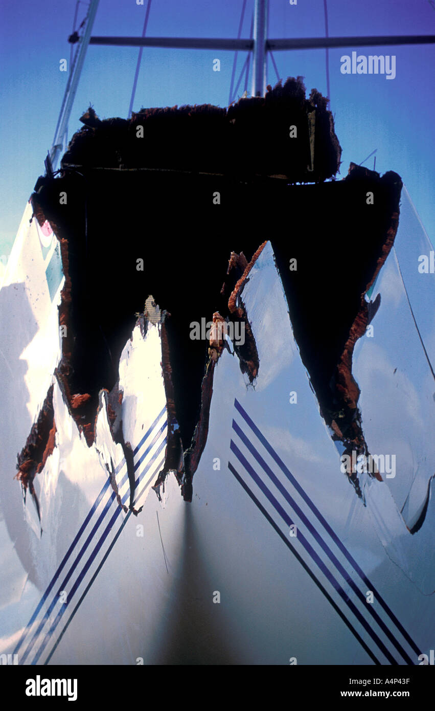 Very badly damaged boat hi-res stock photography and images - Alamy