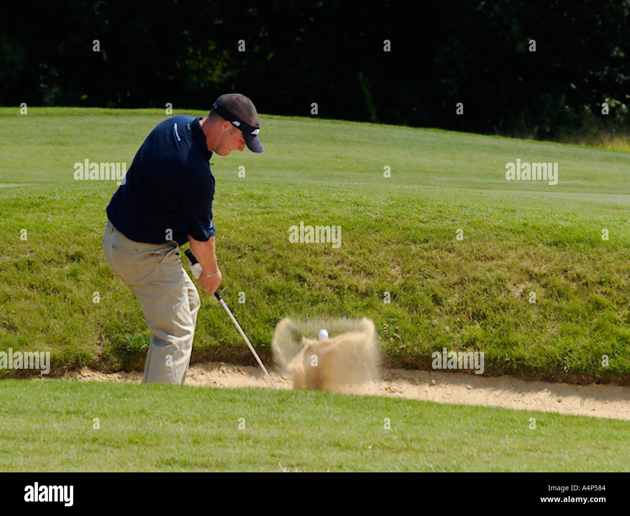 Golf bunker shot hi-res stock photography and images - Alamy