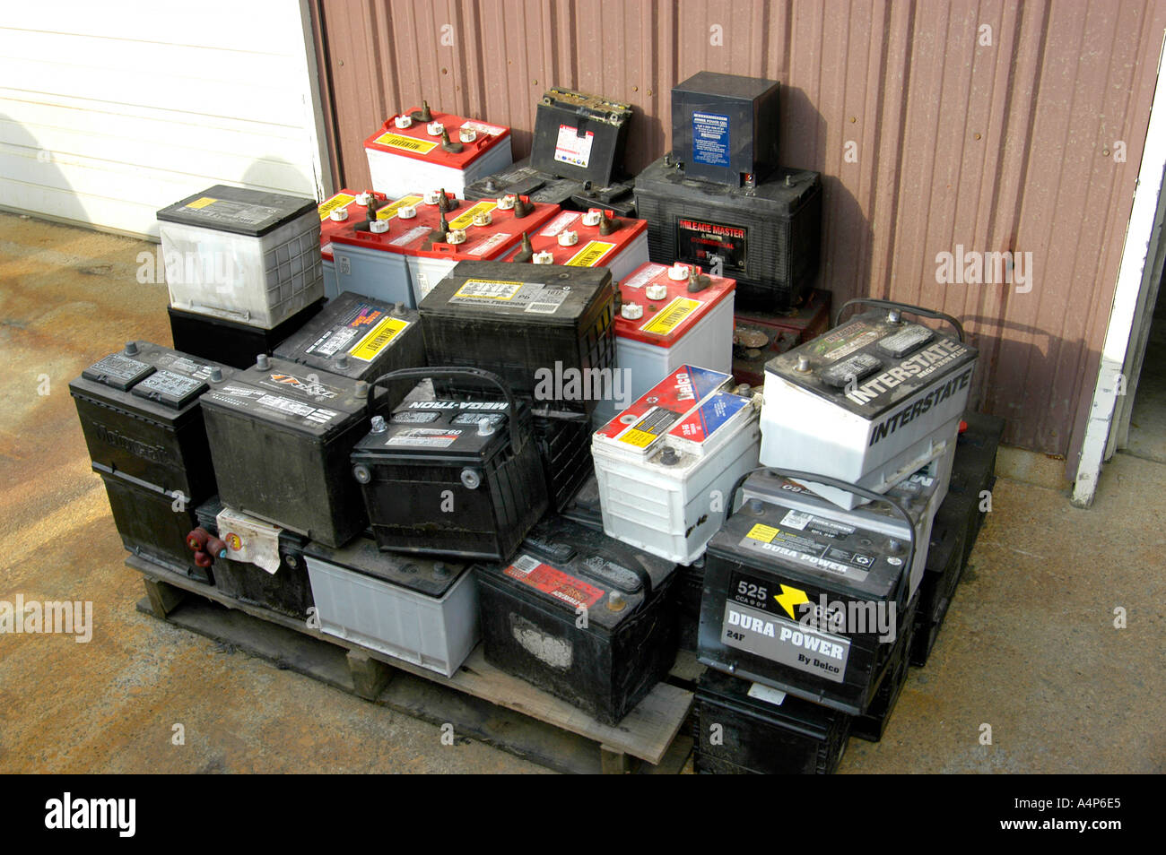 Pile of old batteries waiting to be recycled Stock Photo - Alamy