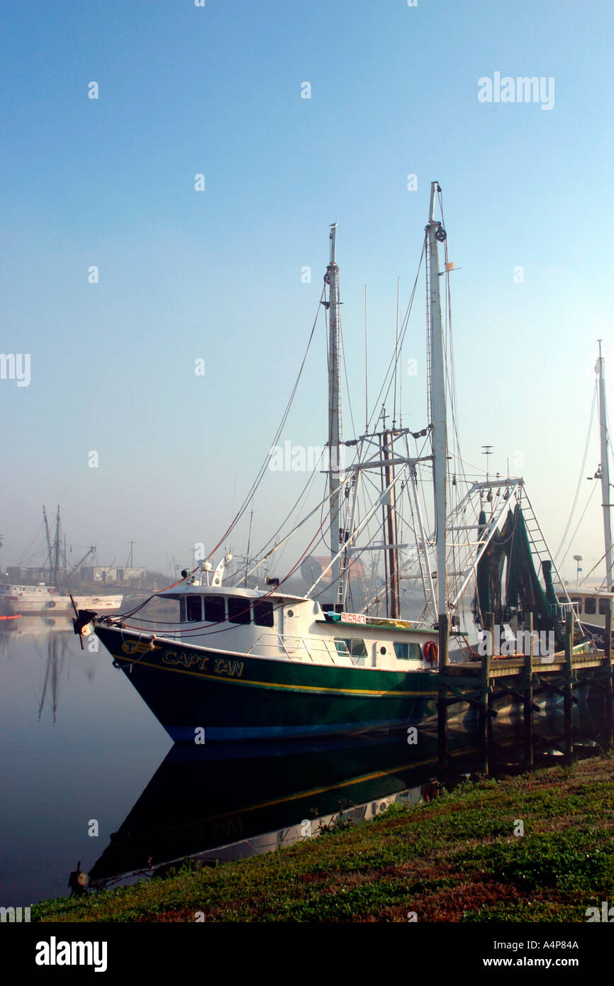 Shrimpers in the gulf hi-res stock photography and images - Alamy