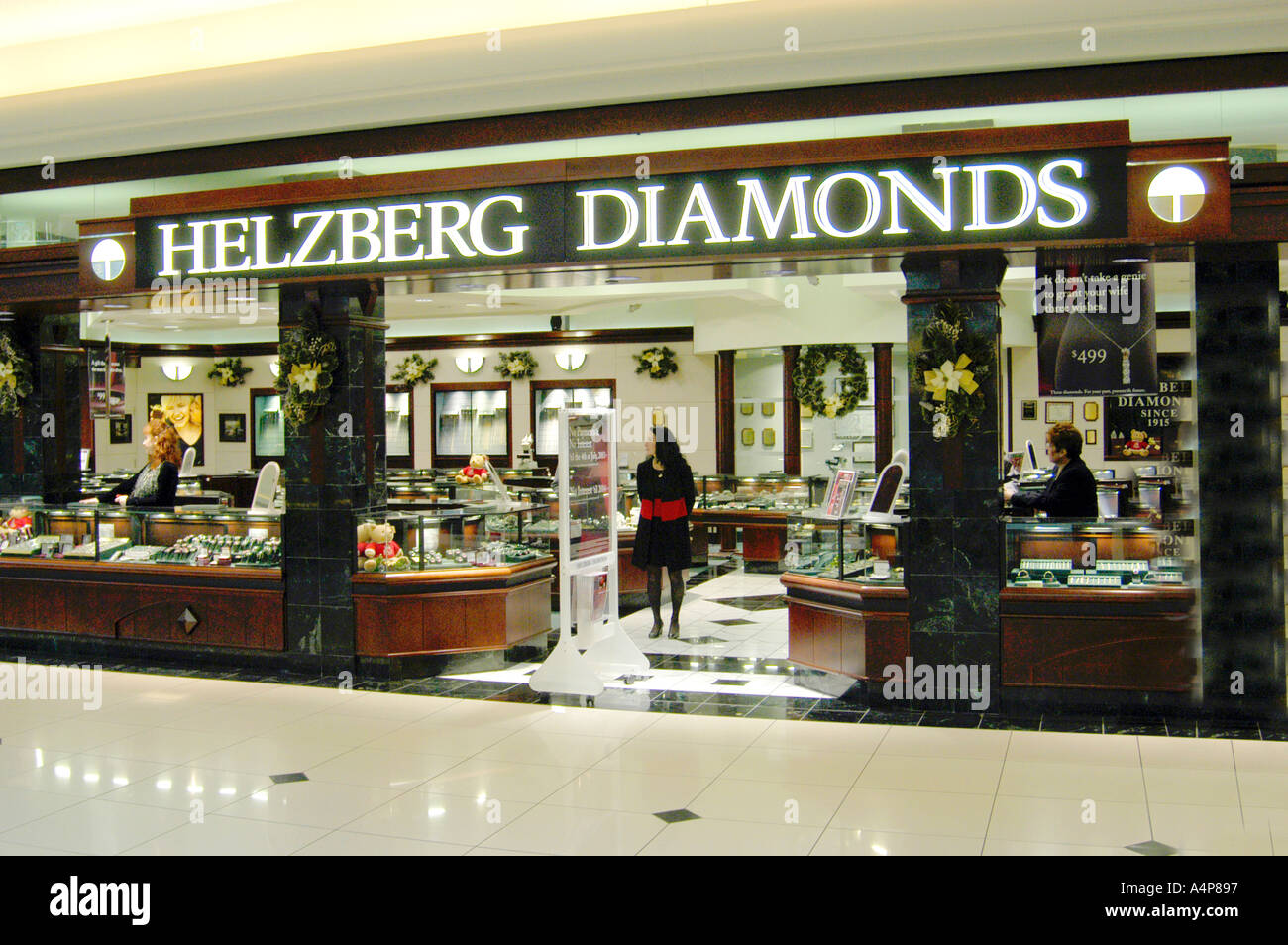 Inside a major shopping mall Pontiac Michigan Stock Photo - Alamy