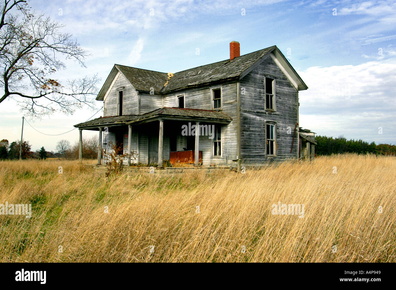 Abandoned farm house Stock Photo - Alamy