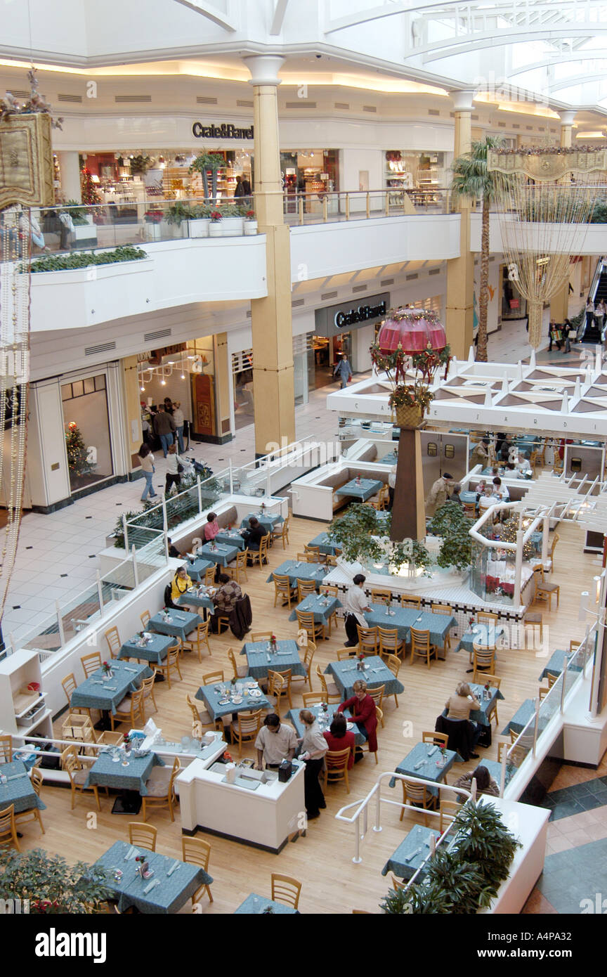 Senior Citizen dining room complex in a Senior Housing development ...