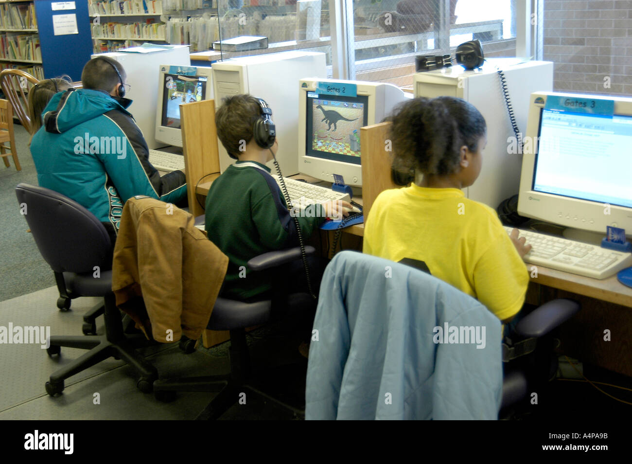 Local library computers hi-res stock photography and images - Alamy