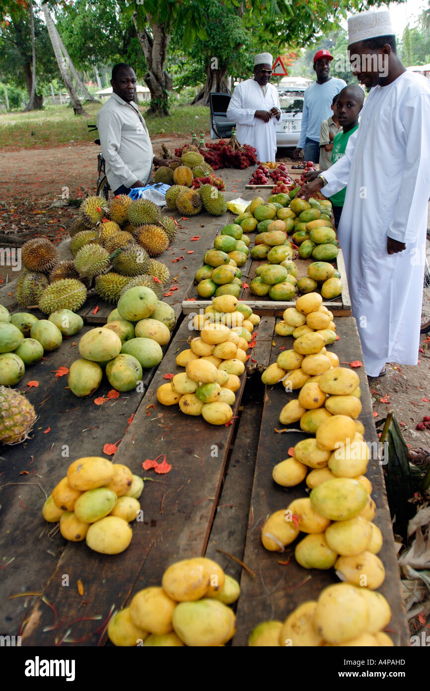 Mango tree tanzania africa hi-res stock photography and images - Alamy
