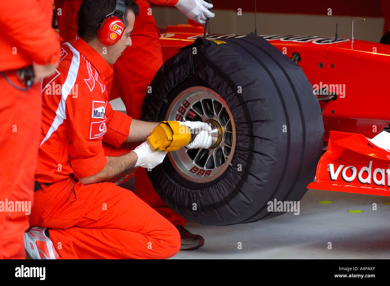 Formula 1 ferrari tire change hi-res stock photography and images - Alamy