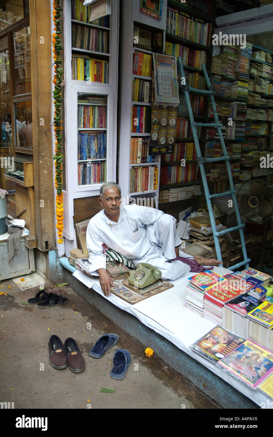 Indian bookshop bookstore india hi-res stock photography and images - Alamy