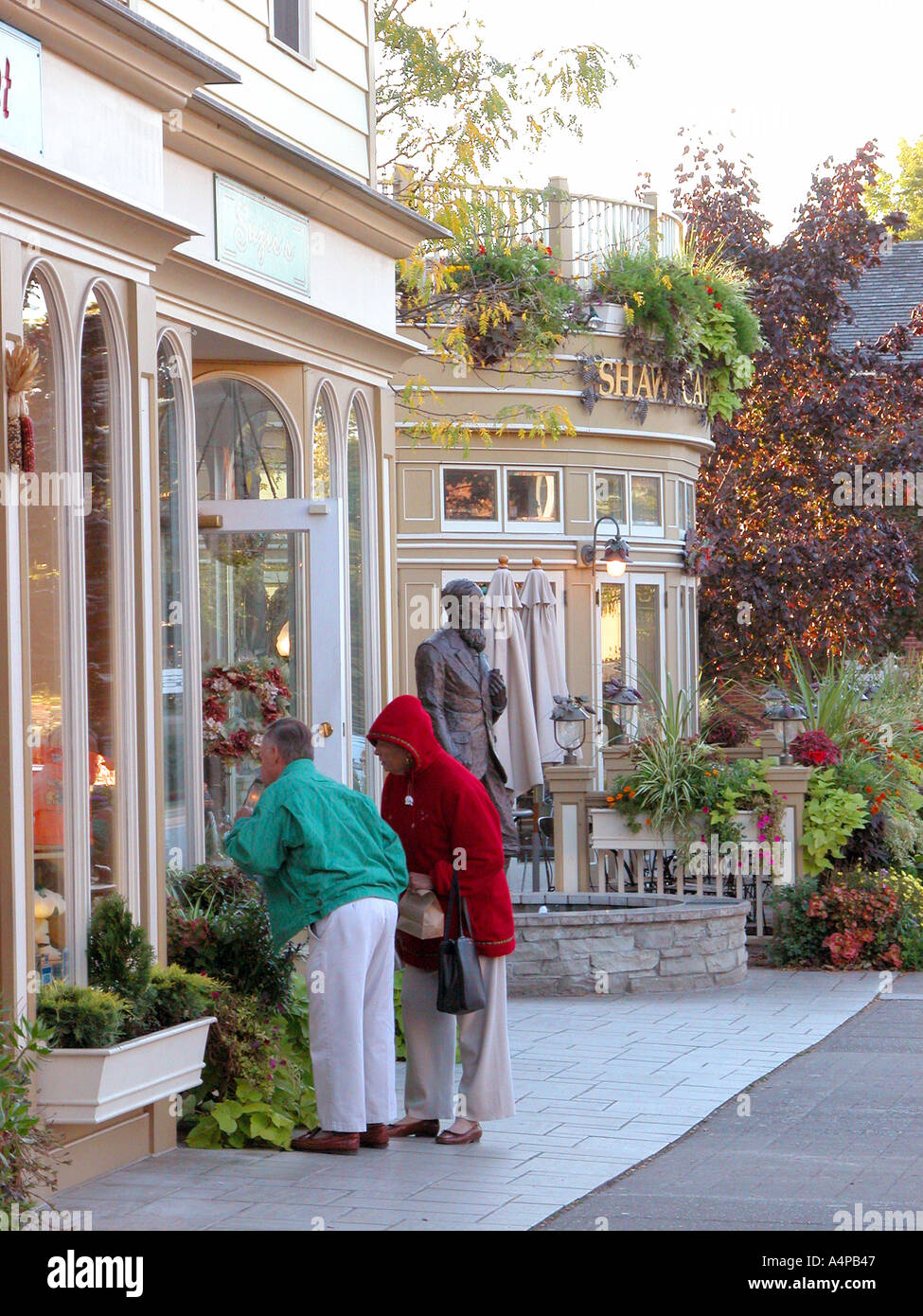 Street scenes of the quaint shopping district of Niagara on the Lake ...
