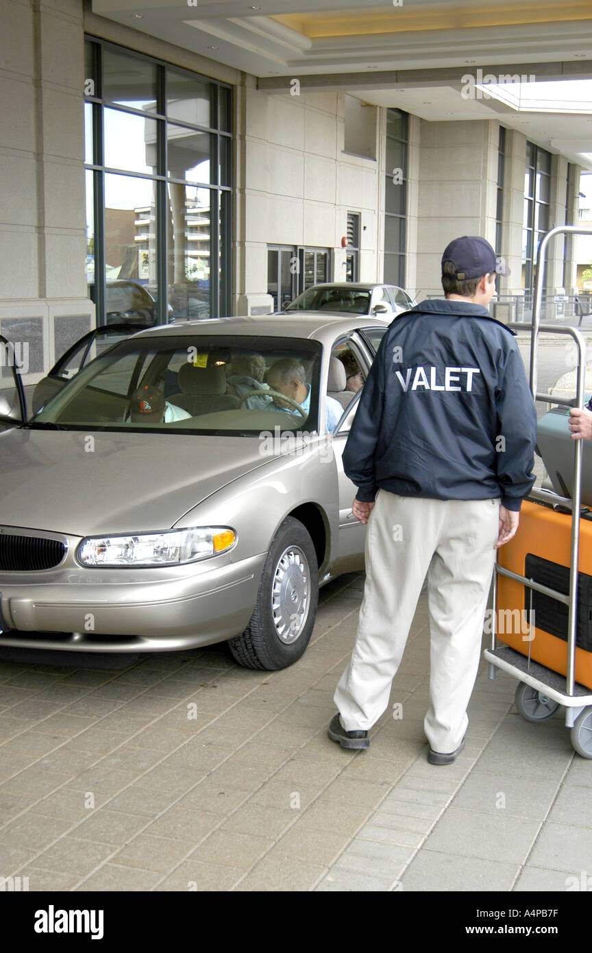 Valet parking hi-res stock photography and images - Alamy