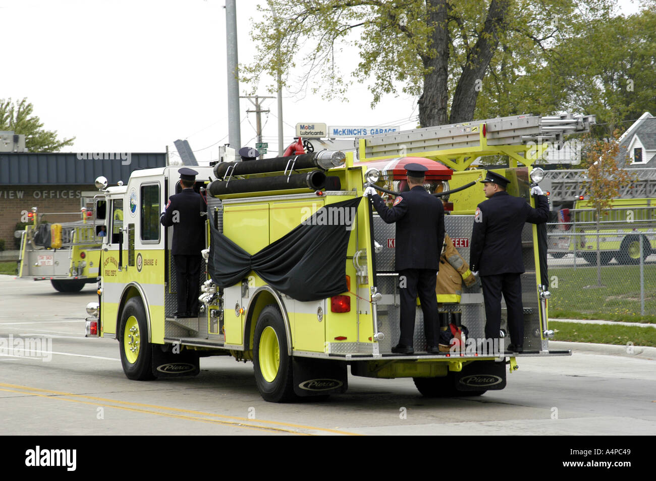 Fire truck carries the coffin of a fallen comrade Stock Photo - Alamy