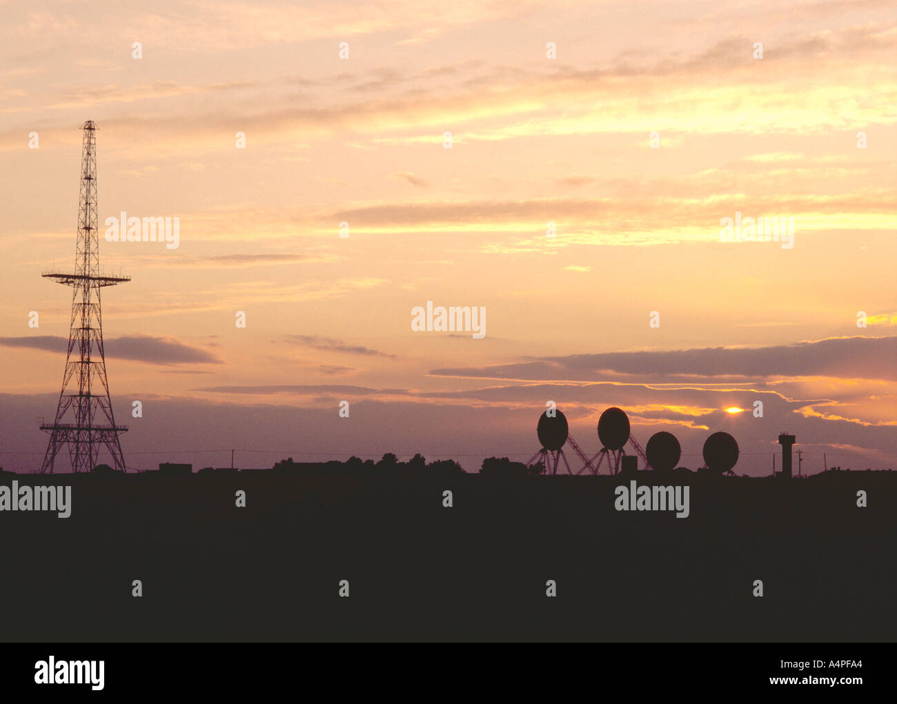 Lincolnshire Wolds Stenigot mast and radar WW11 MOD Stock Photo - Alamy