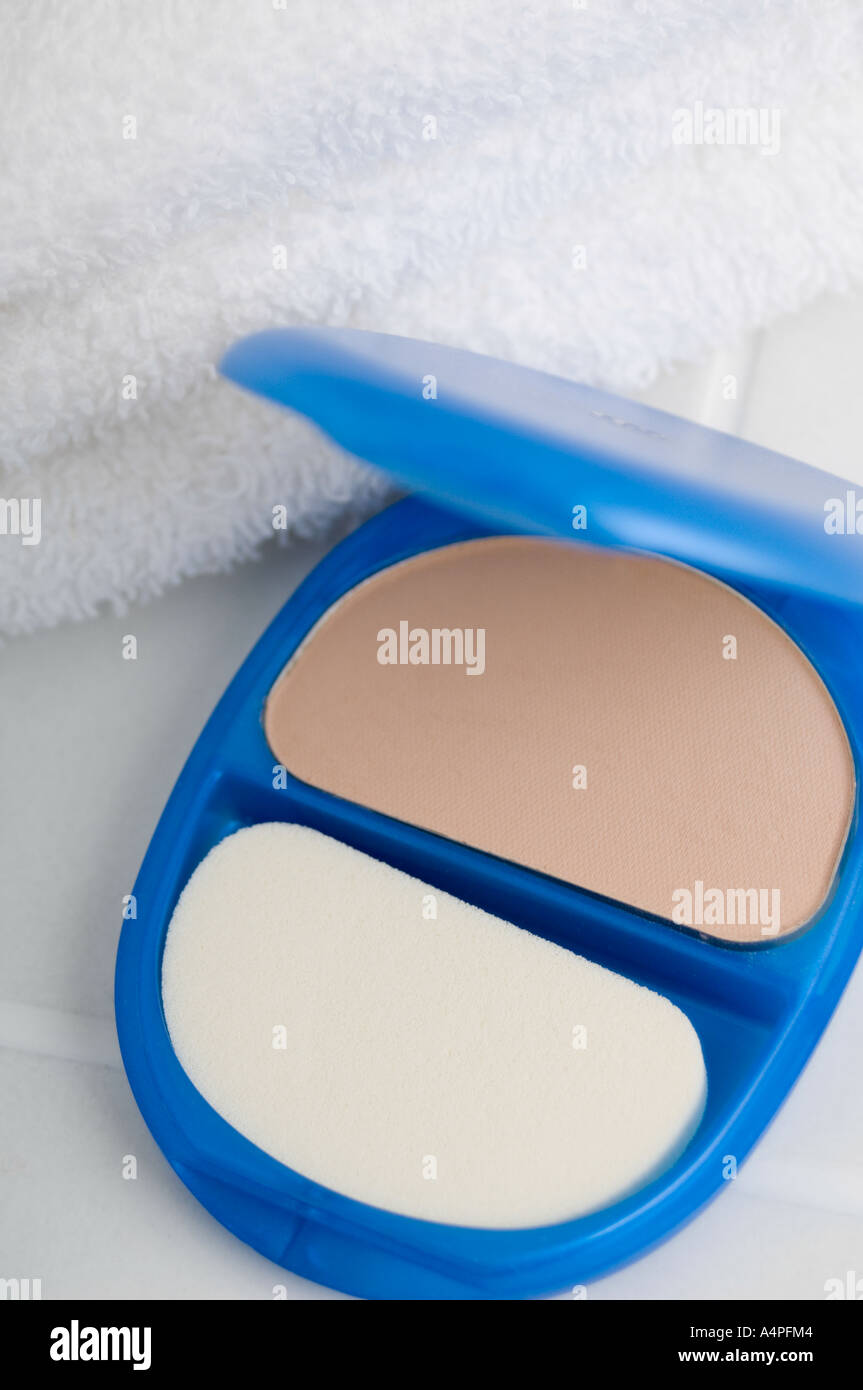 Compact sponge hi-res stock photography and images - Alamy