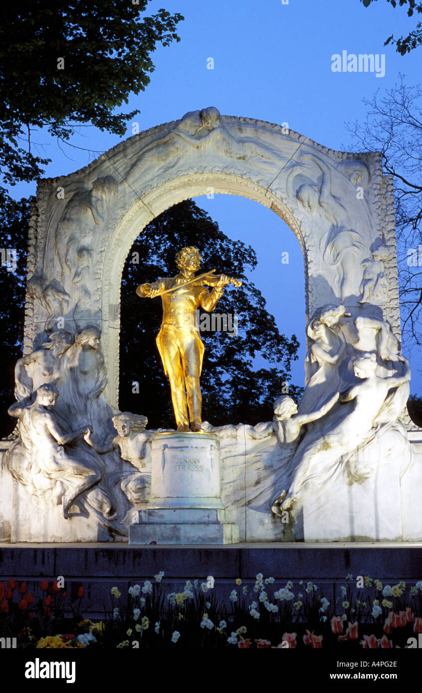 Statue of the composer Johann Strauss on the Strauss memorial at ...