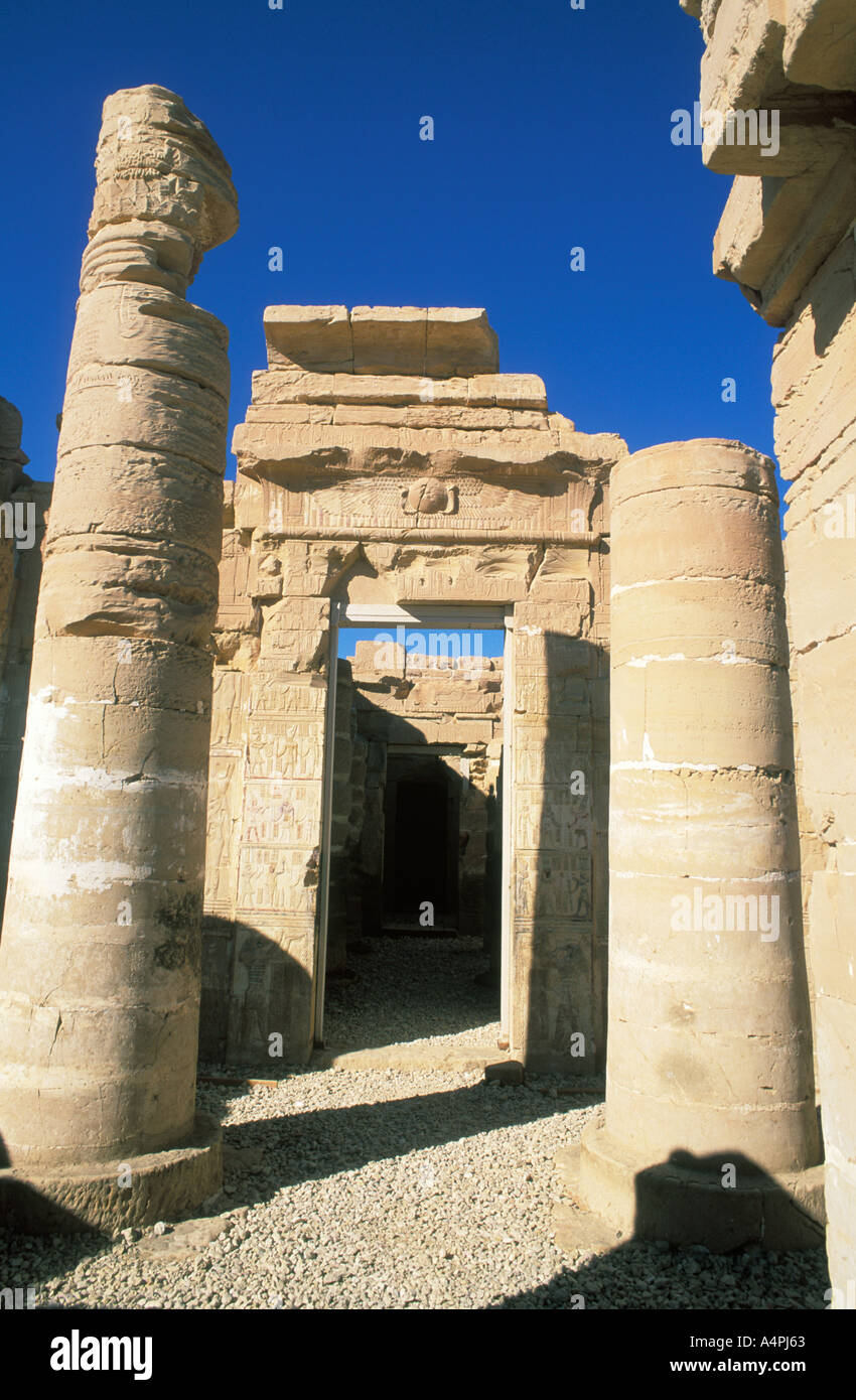Africa egypt archaeological dig dakhla hi-res stock photography and ...