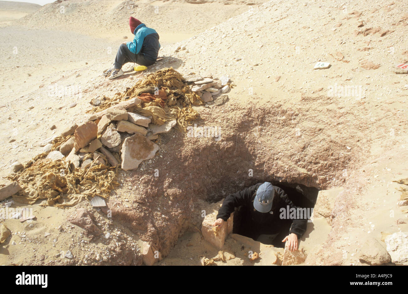 Africa Egypt Archaeological dig at Dakhla Oasis Stock Photo - Alamy