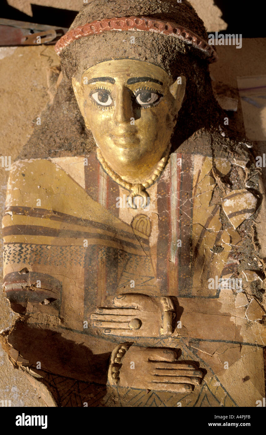 Africa egypt archaeological dig dakhla hi-res stock photography and ...