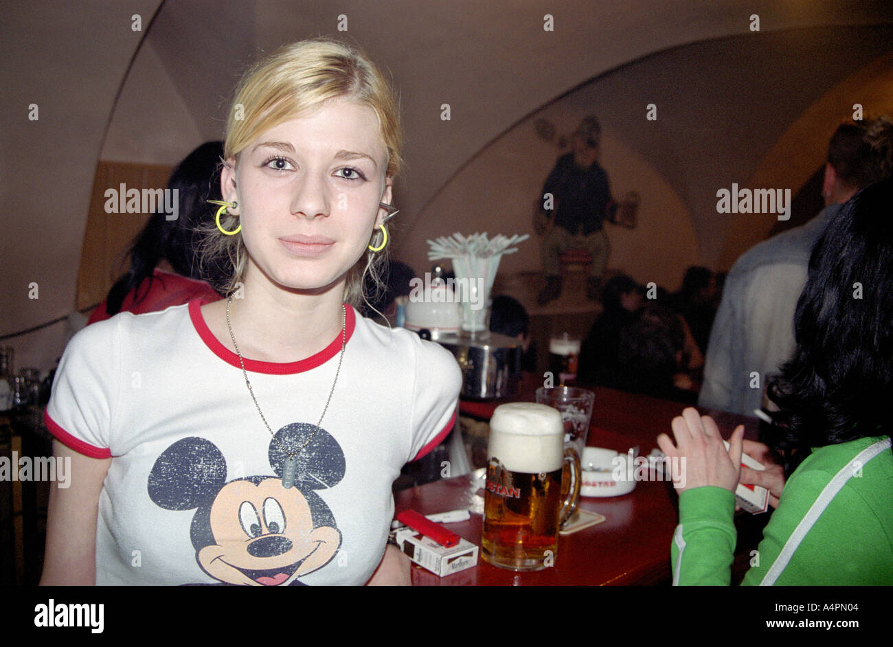 Barmaid blonde hi-res stock photography and images - Alamy
