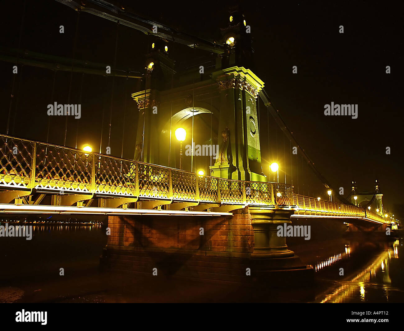 hammersmith bridge at night Stock Photo - Alamy