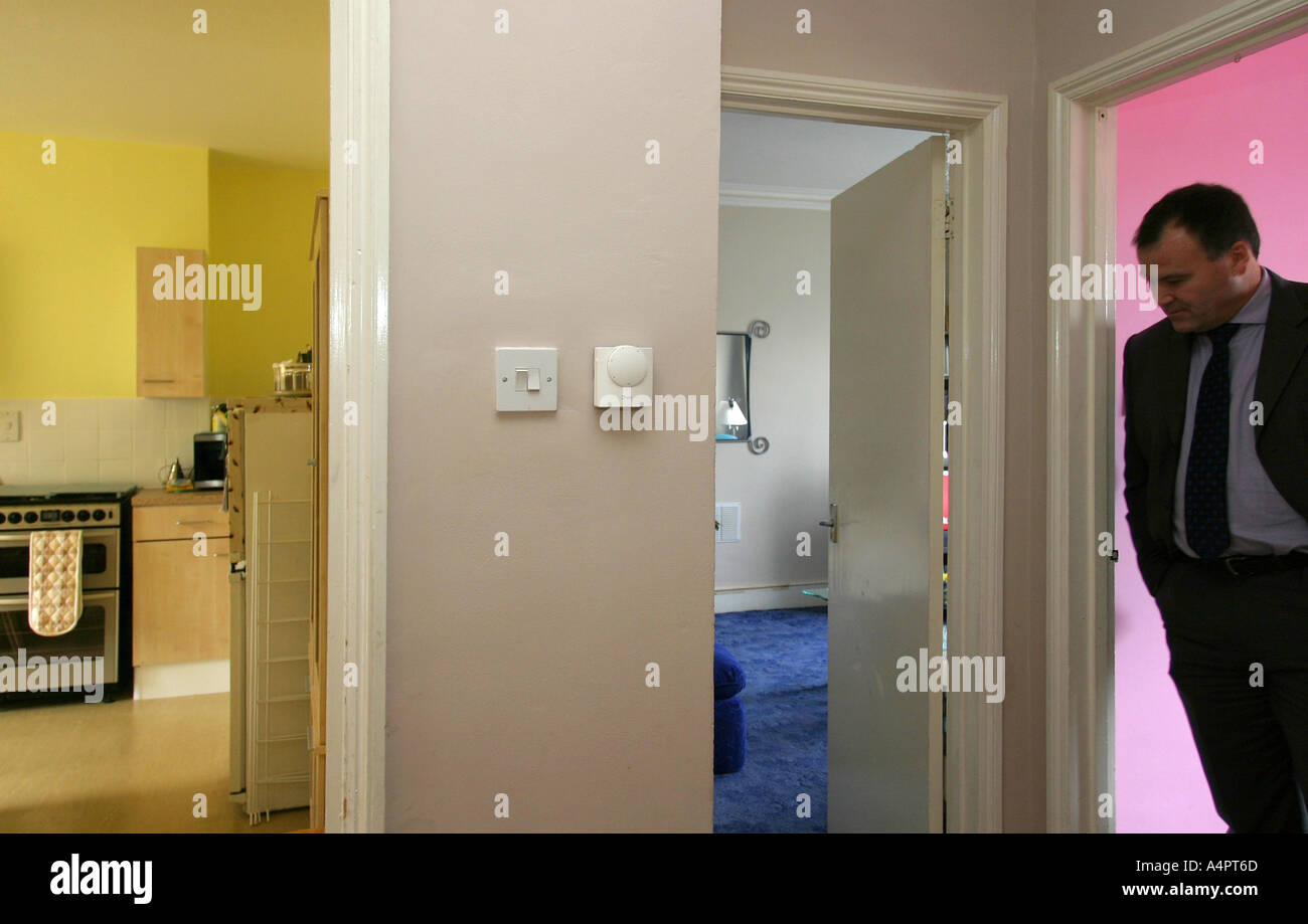 Flat inside uk hi-res stock photography and images - Alamy
