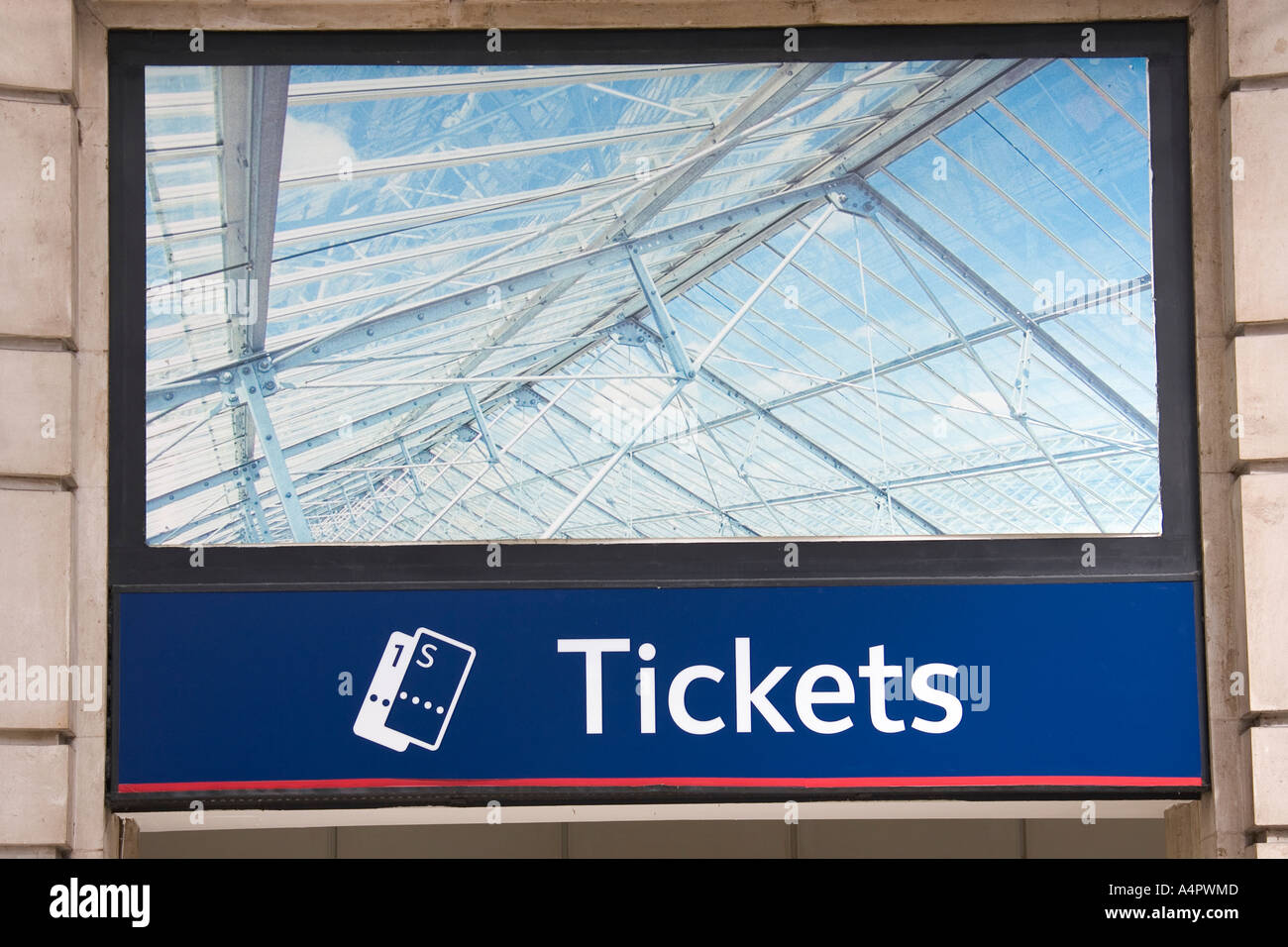 Ticket counter uk hi-res stock photography and images - Alamy