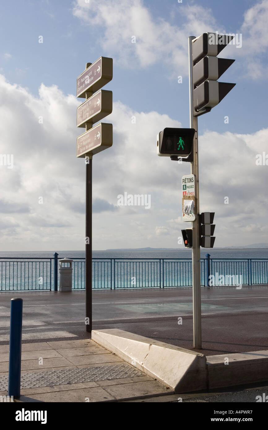 Close up of a pedestrian crossing sign Stock Photo - Alamy