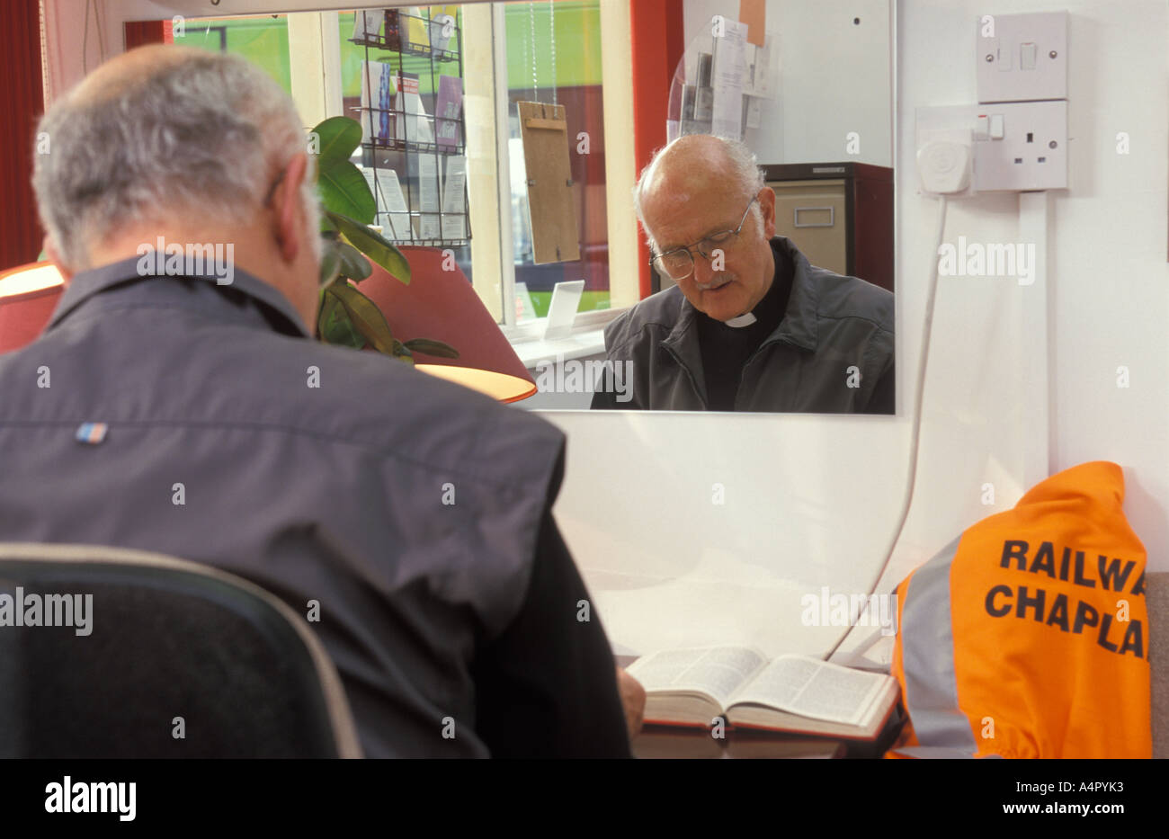 Working railway hi-res stock photography and images - Alamy