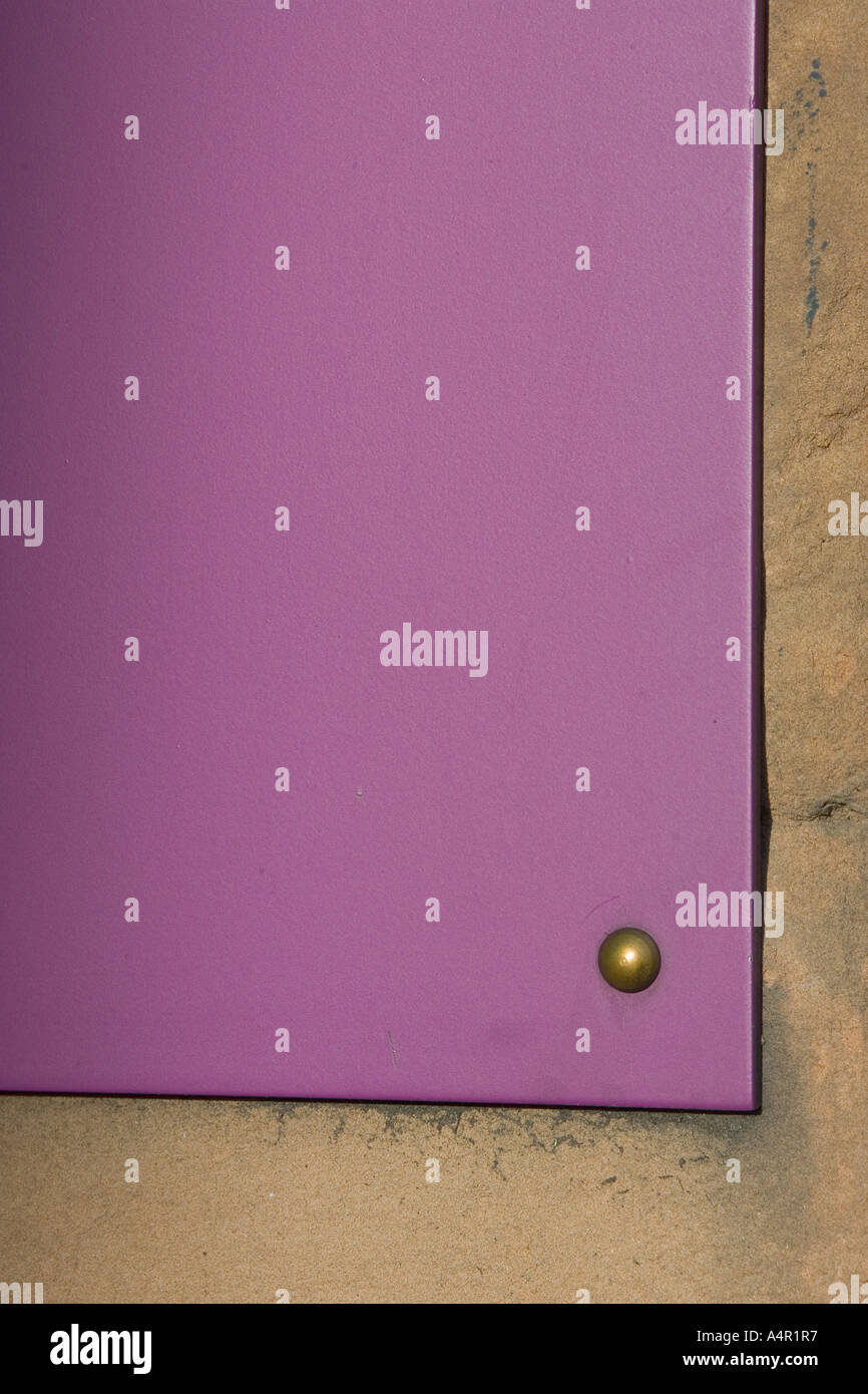 Metal mounted hi-res stock photography and images - Alamy